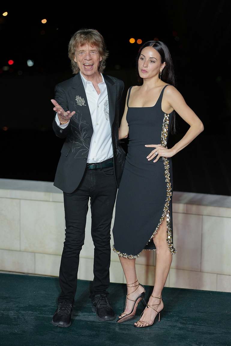 De Mick Jagger y su novia de 37 años a Rosalía y Jeremy Allen White ...