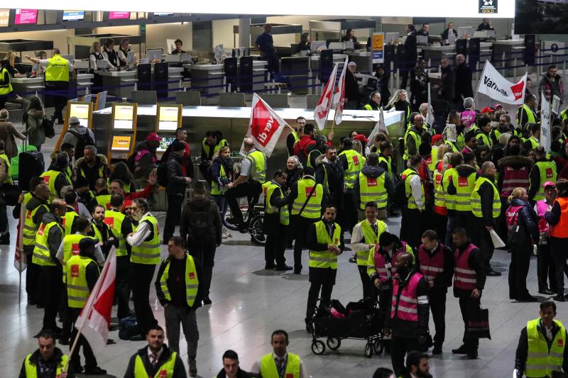 Cientos De Vuelos Cancelados En Alemania Por La Huelga En Ocho Aeropuertos